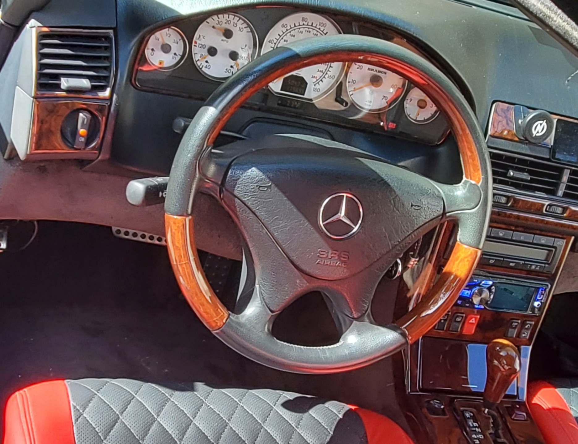 R129 steering wheel store